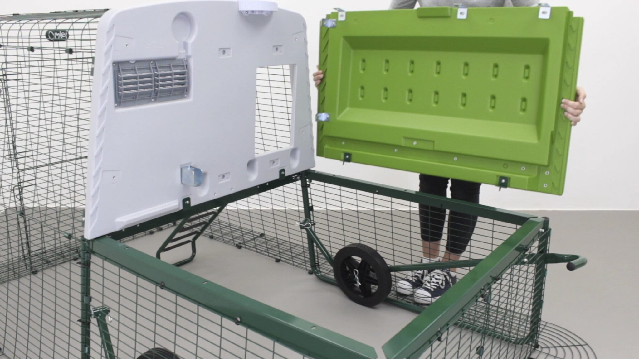 How easy is it to assemble an Eglu Cube chicken coop? - Omlet Blog US